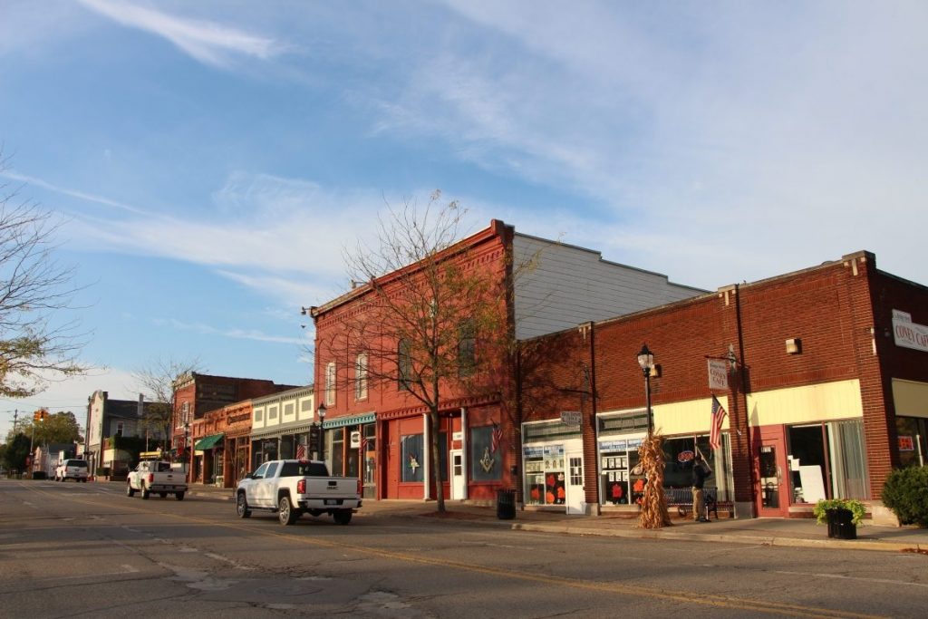 Things to Do in Fenton, MI in the Fall | Tyrone Woods MHC