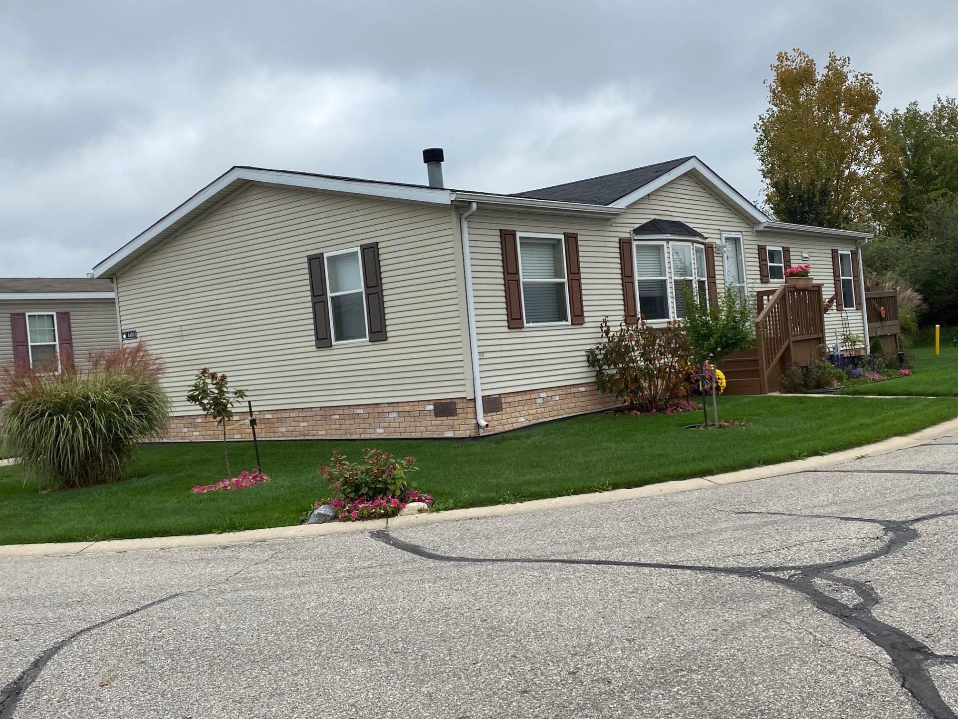 Living in a Double-Wide Mobile Home: Things You Should Know