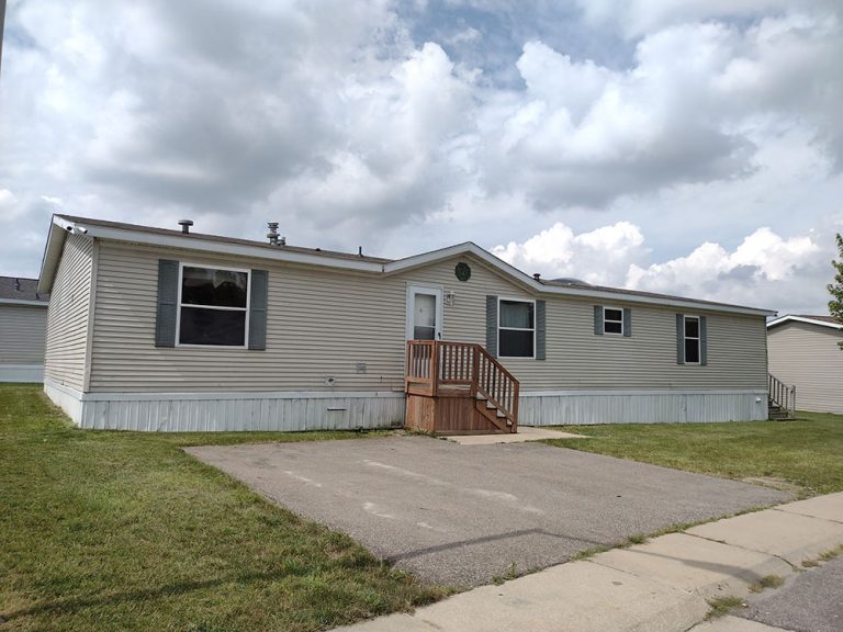 Living in a Double-Wide Mobile Home: Things You Should Know